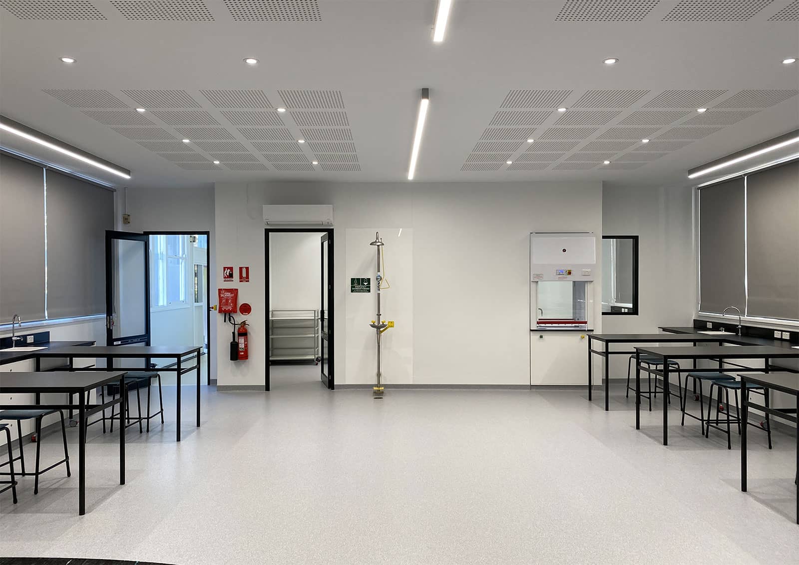 Asquith Boys High School: Science Laboratory and Preparation Room ...